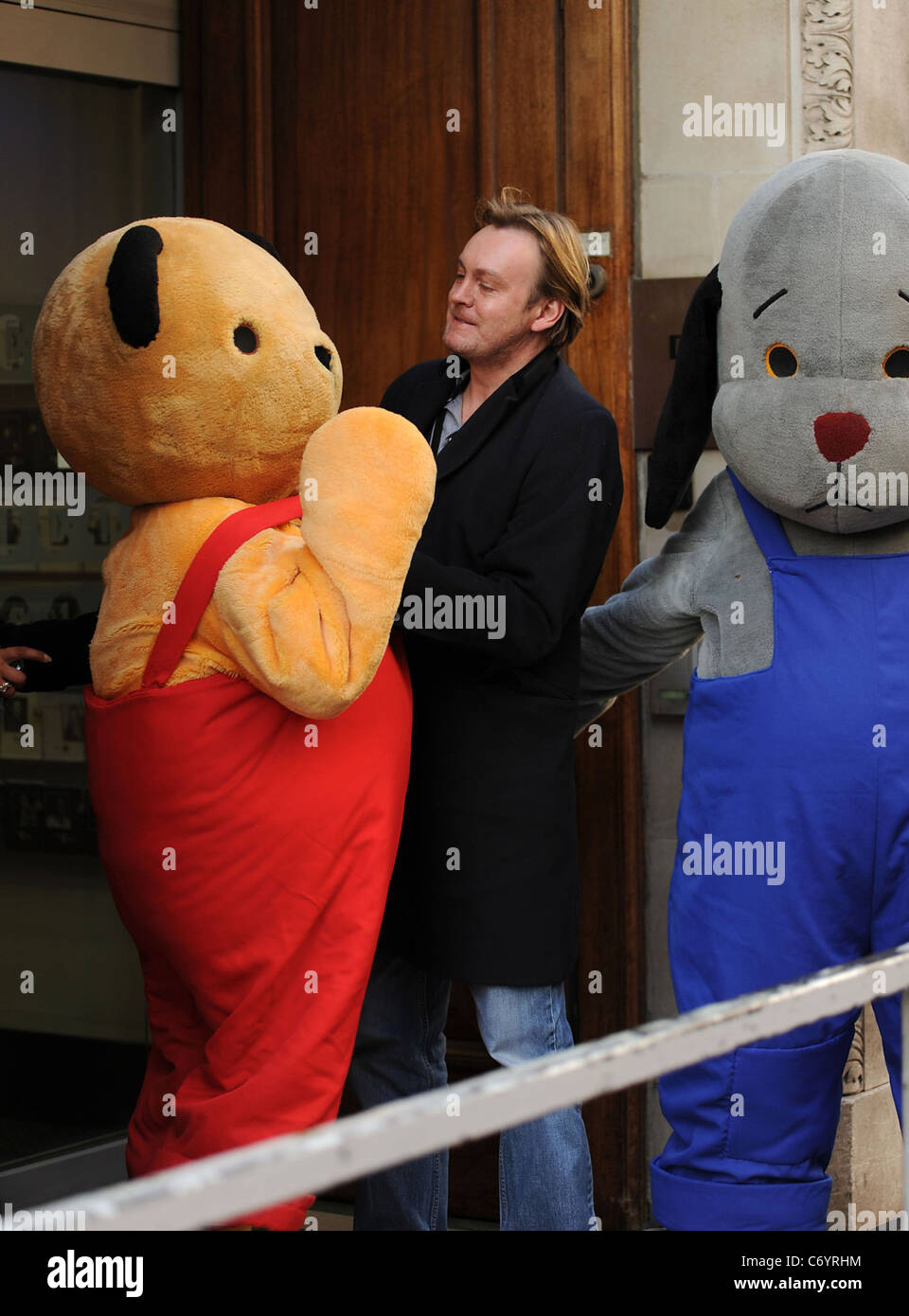 Sooty and sweep hi-res stock photography and images - Alamy