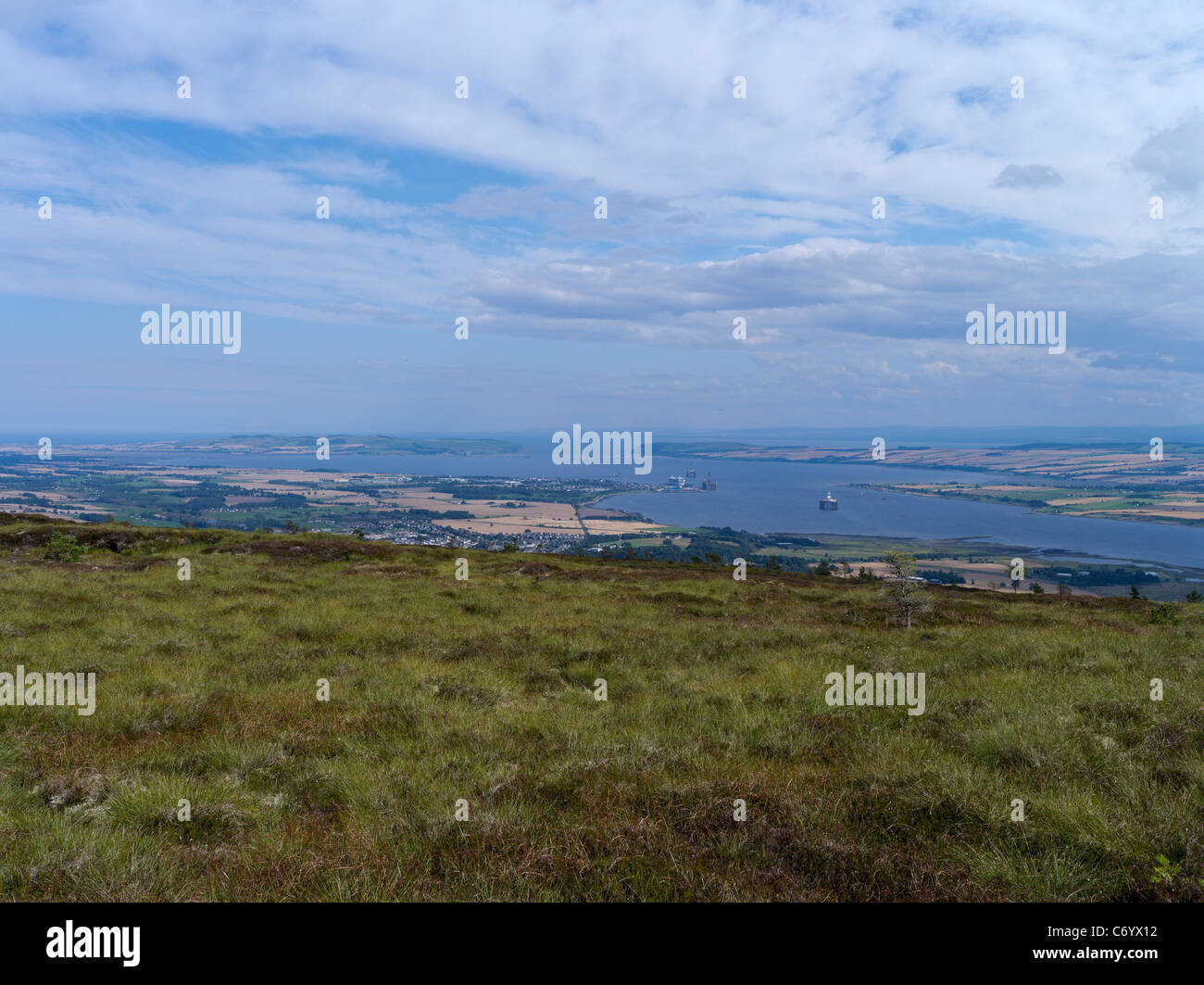 dh FYRISH HILL ROSS CROMARTY View of Cromarty firth and Invergordon ...