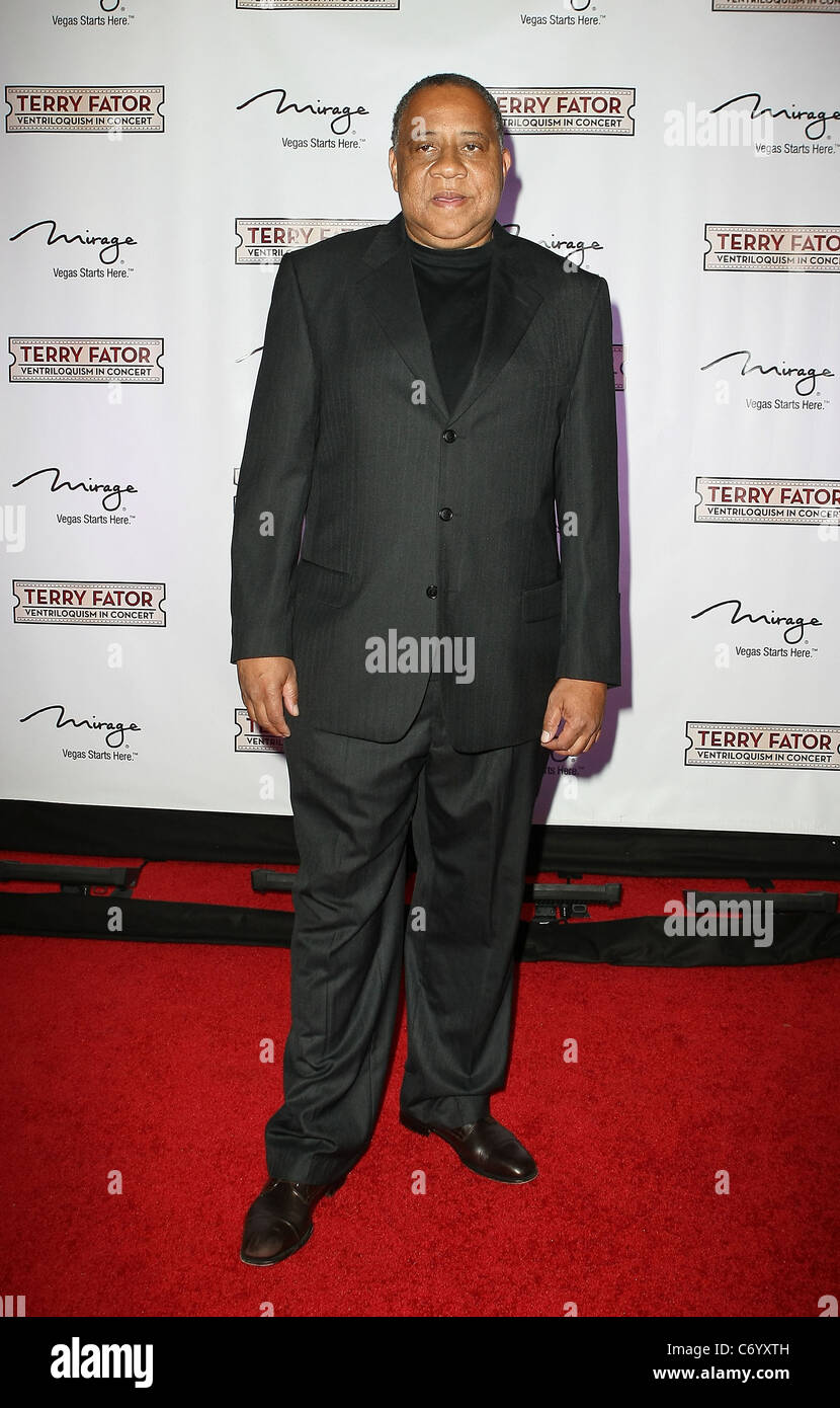 Barry Shabaka Henley Terry Fator hosts a Star-Studded One Year ...