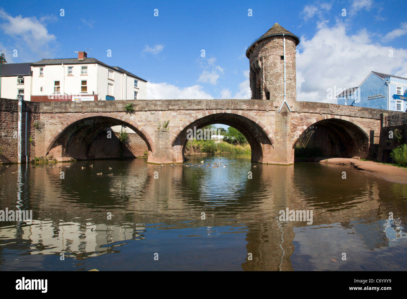 Monnow bridge hi-res stock photography and images - Alamy