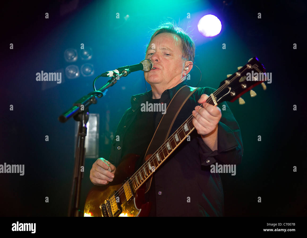Bernard Sumner of Bad Lieutenant performing at Liverpool Masque ...