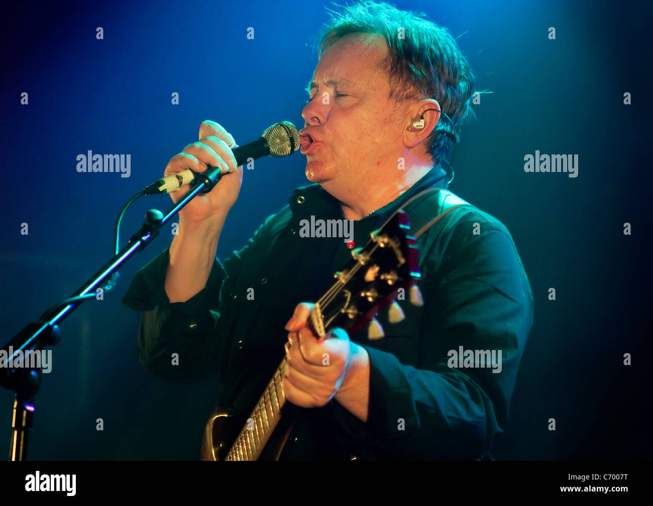 Bernard Sumner of Bad Lieutenant performing at Liverpool Masque ...
