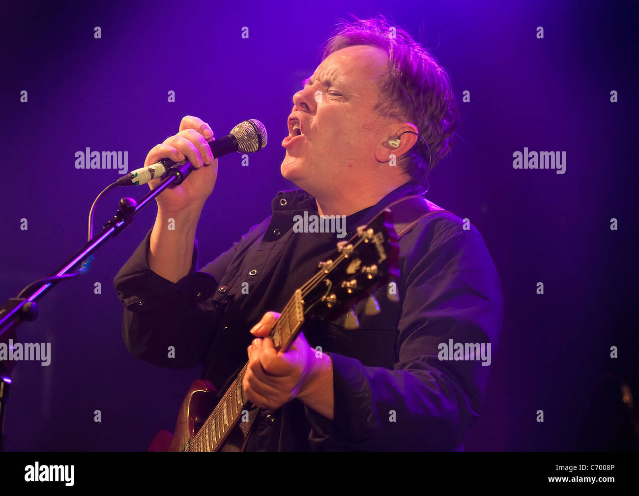 Bernard Sumner of Bad Lieutenant performing at Liverpool Masque ...