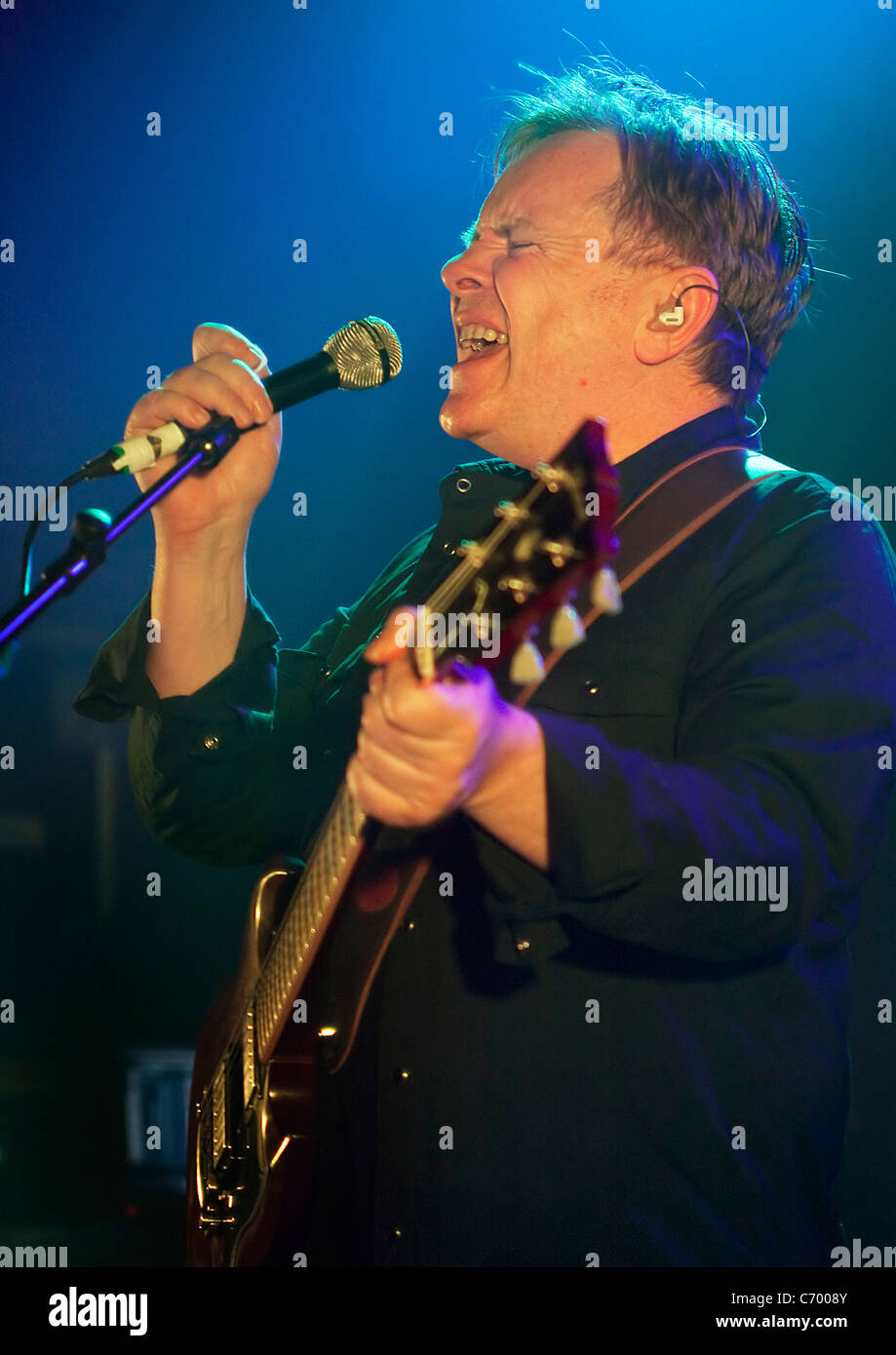 Bernard Sumner of Bad Lieutenant performing at Liverpool Masque ...