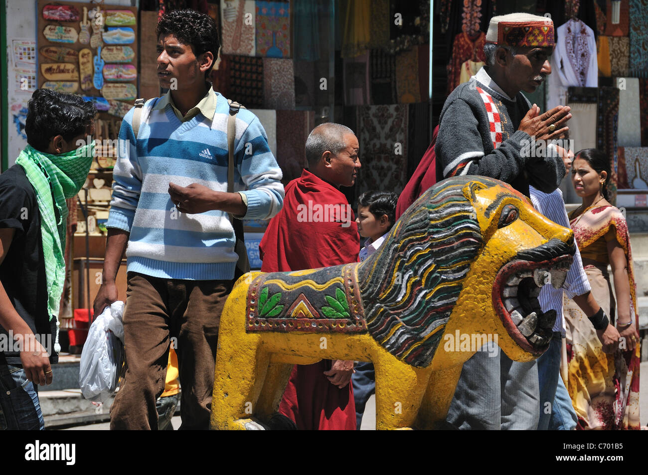 The man praying on the street at New Manali Stock Photo - Alamy