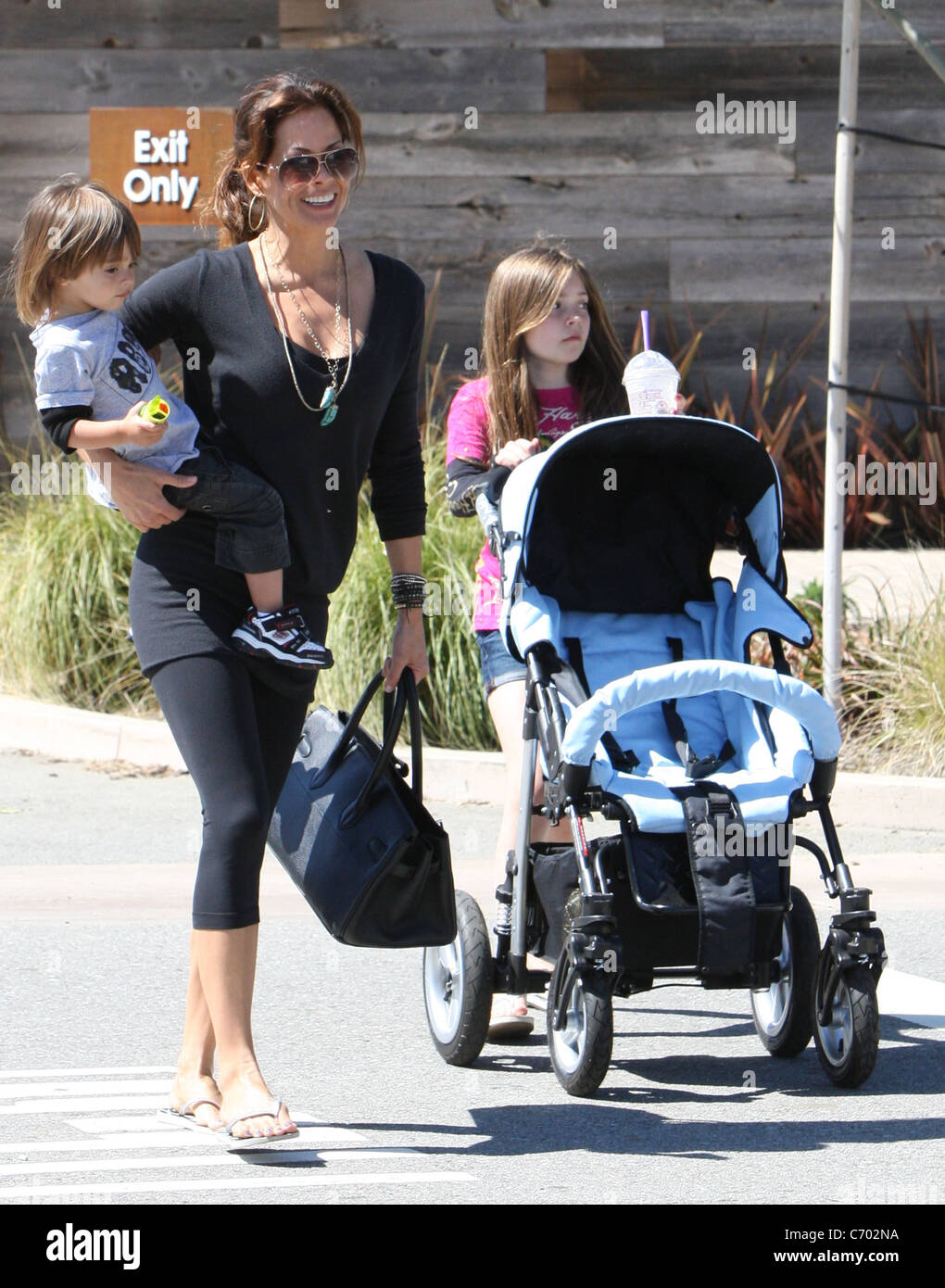 Brooke burke and her daughter neriah hi-res stock photography and ...