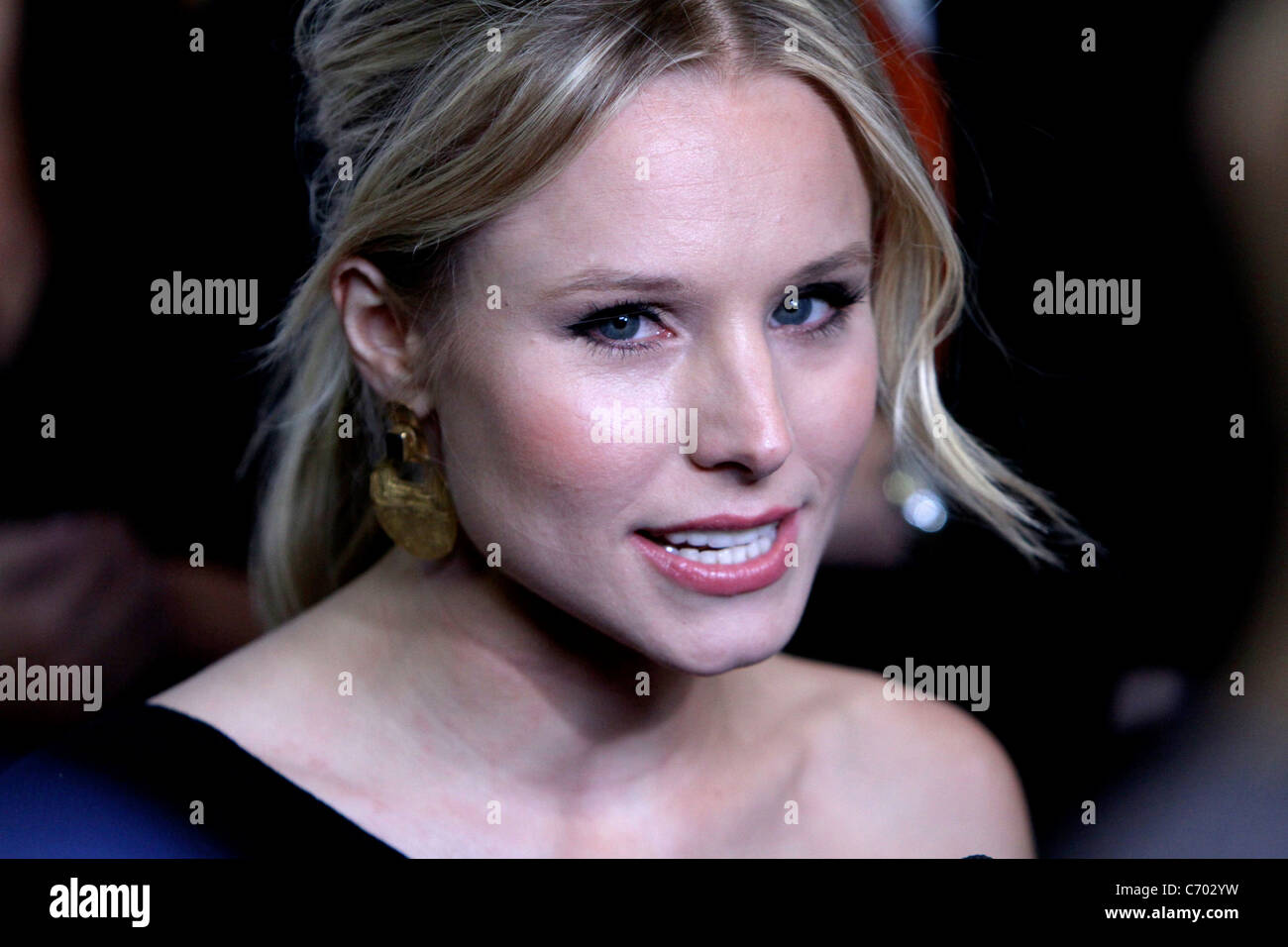 Kristen Bell Good Housekeeping's 'Shine On' celebrating 125 Years of ...