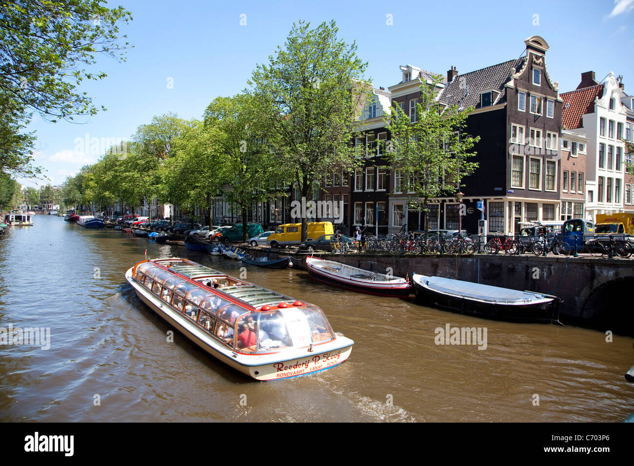 Bridge navigation netherlands boats hi-res stock photography and images ...
