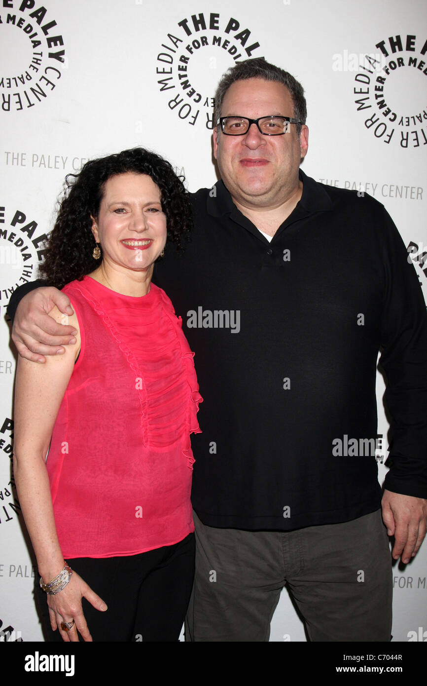 Susie essman and jeff garlin hi-res stock photography and images - Alamy
