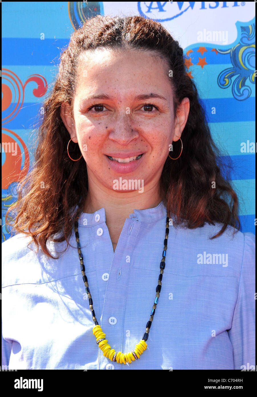 Maya Rudolph Make-A-Wish Foundation host a day of fun at the Santa ...