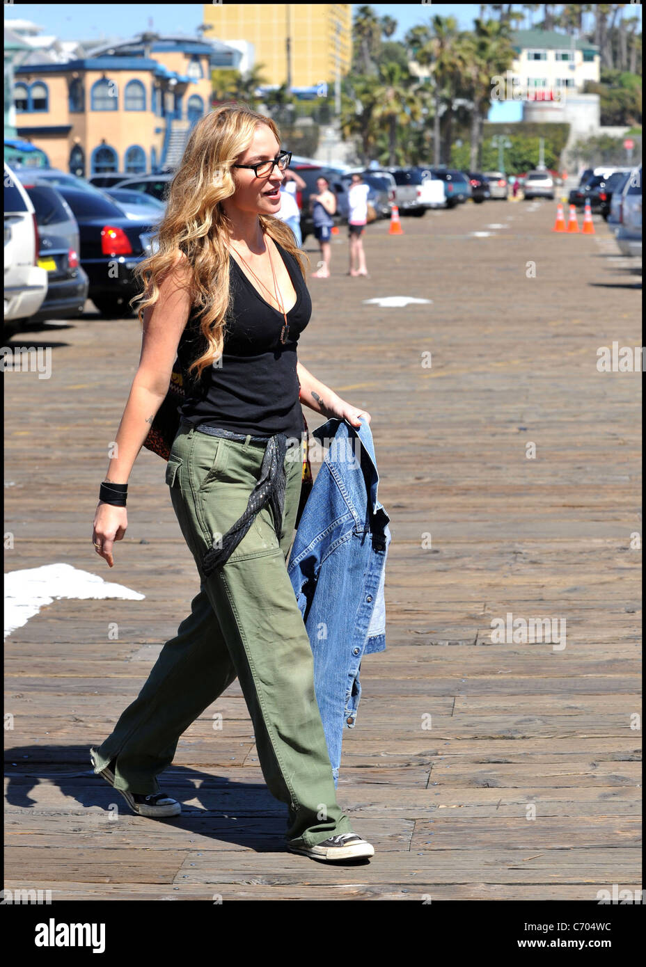 Drea De Matteo Make-A-Wish Foundation host a day of fun at the Santa ...