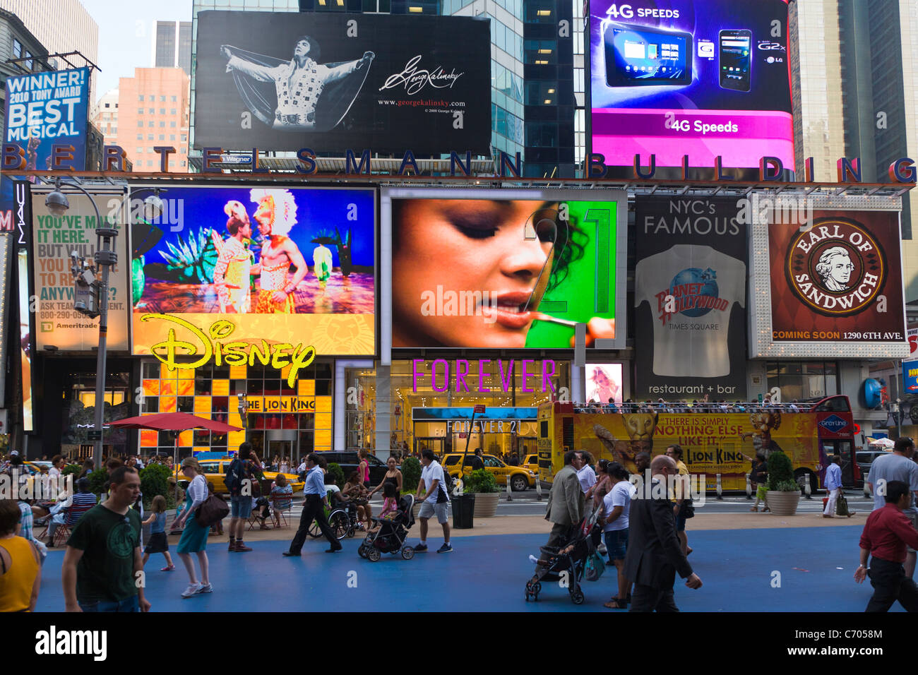 Times square signs High Resolution Stock Photography and Images - Alamy
