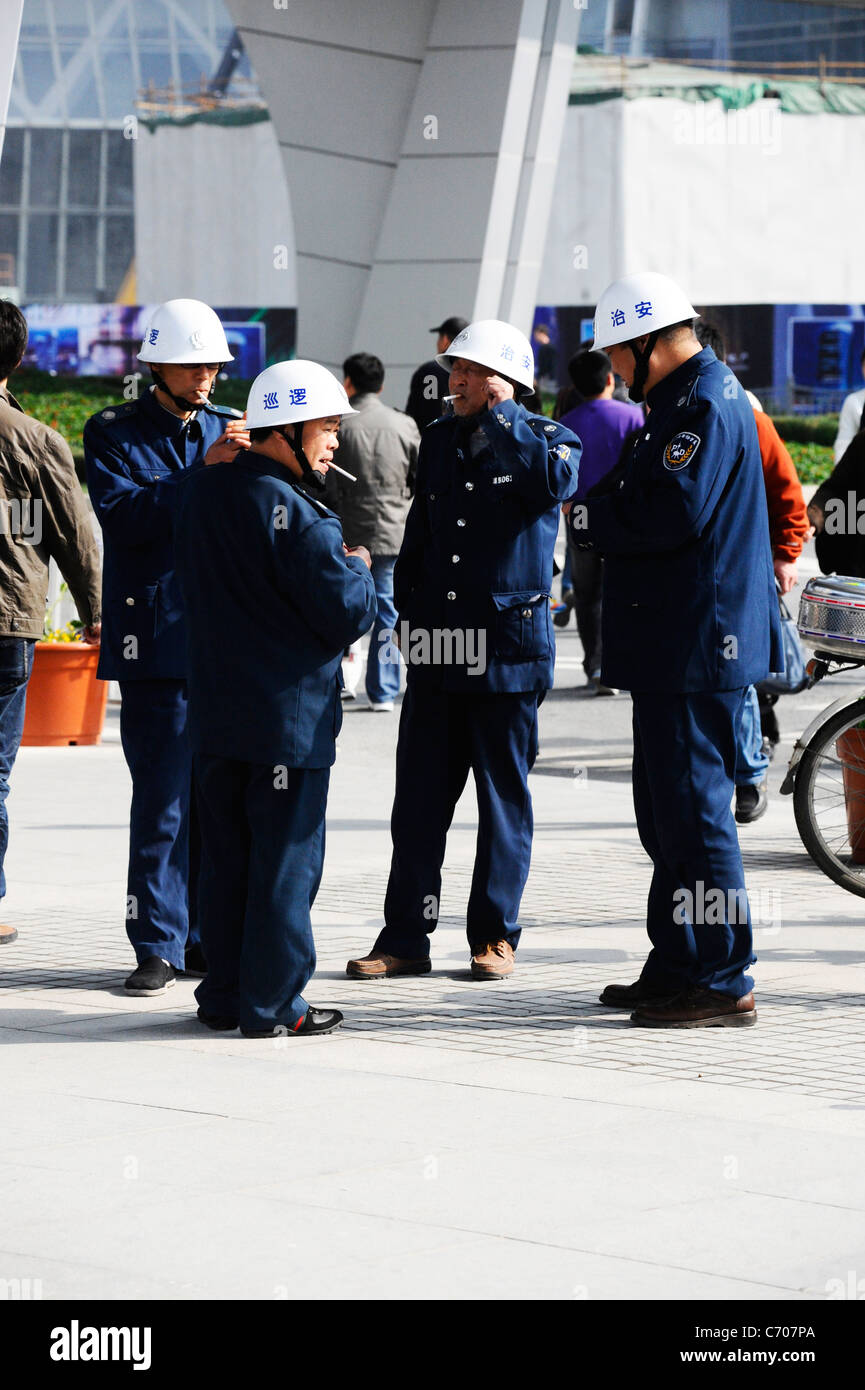 Chinese officers hi-res stock photography and images - Alamy