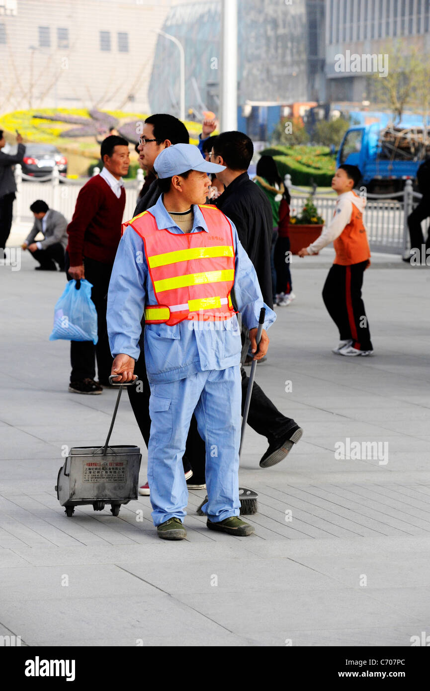 Chinese street cleaner hi-res stock photography and images - Alamy