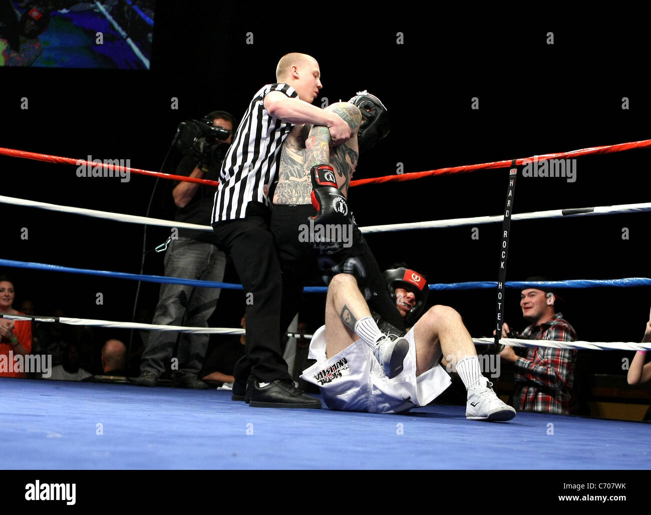 Benji Madden and Riki Rachtman Benji Madden and Riki Rachtman Fight at ...