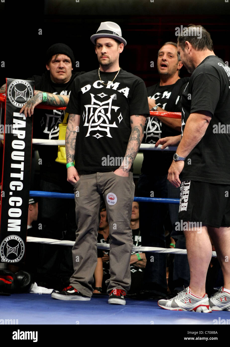 Joel Madden Benji Madden and Riki Rachtman fight at Ellis Mania 5 ...