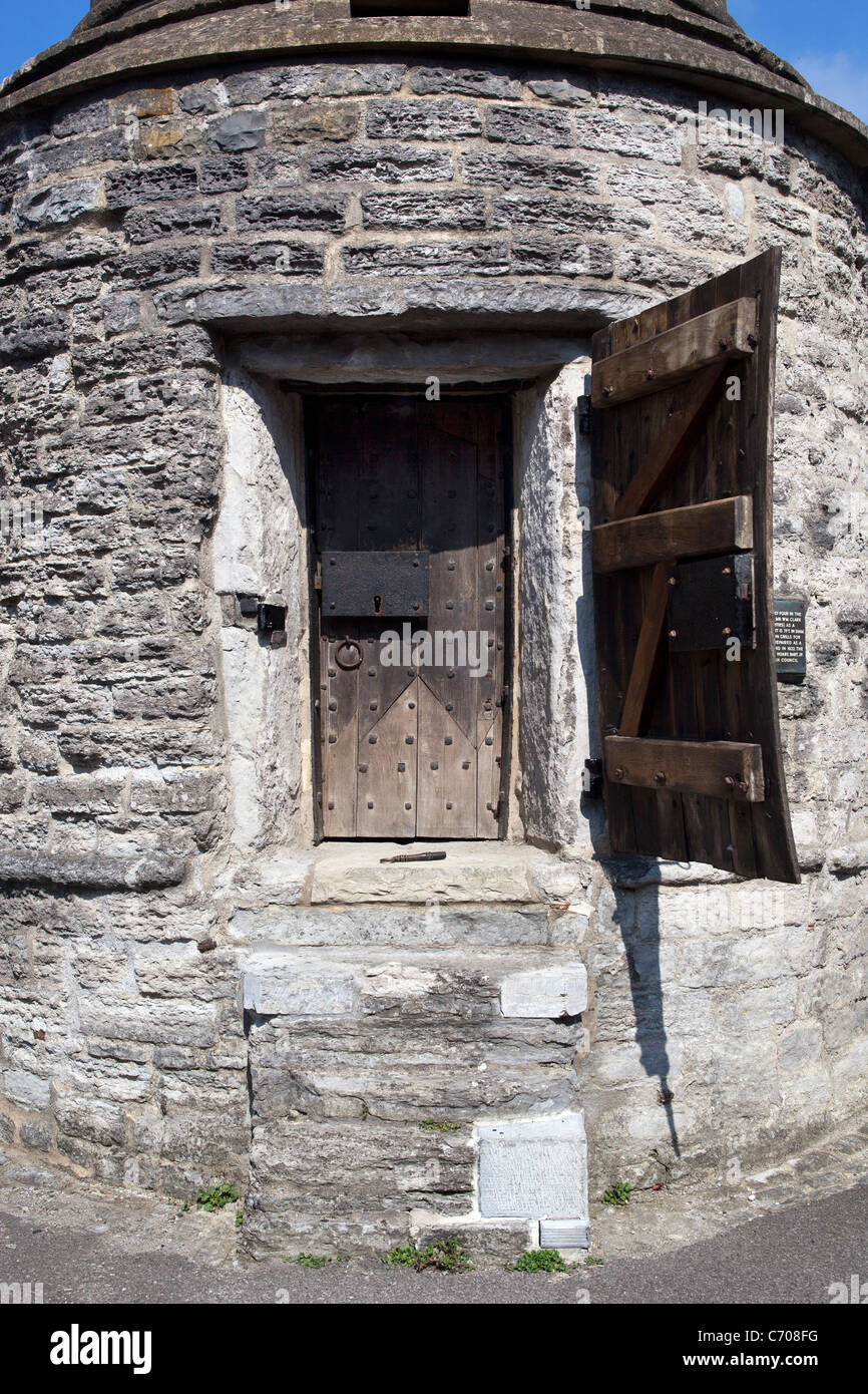 The Old Lock Up or Round House Castle Carey Stock Photo - Alamy