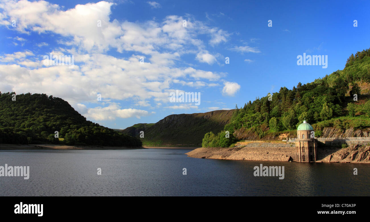 The Foel Tower on Careg-ddu reservoir, Elan Valley, Powys, Wales ...