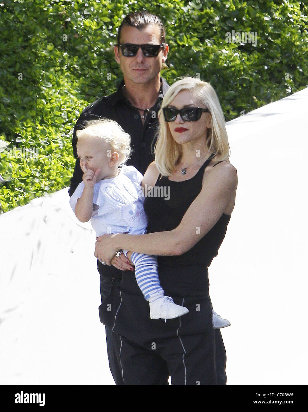 Gavin Rossdale, Gwen Stefani and Zuma Rossdale at an Easter party in ...