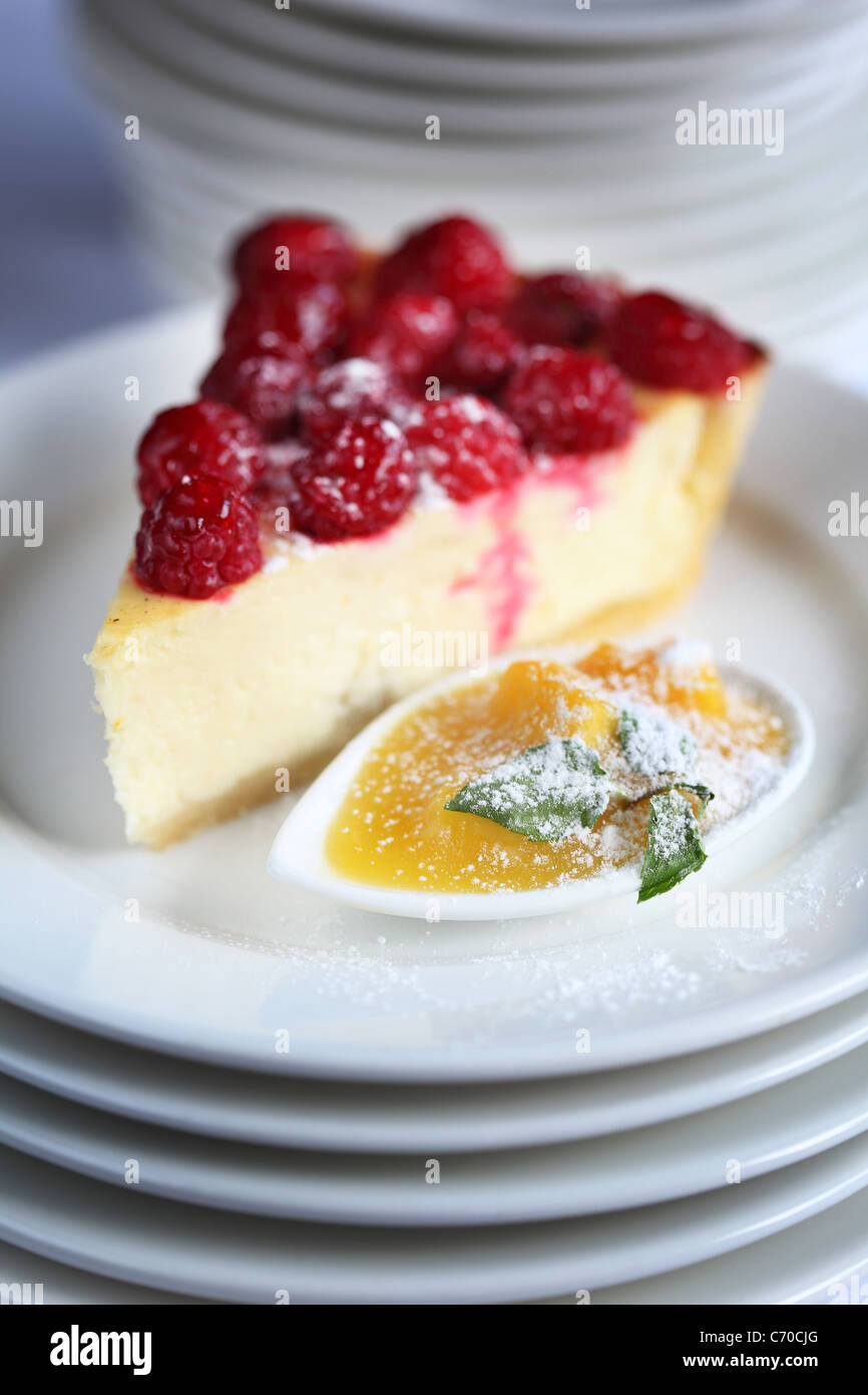 Raspberry torte hi-res stock photography and images - Alamy