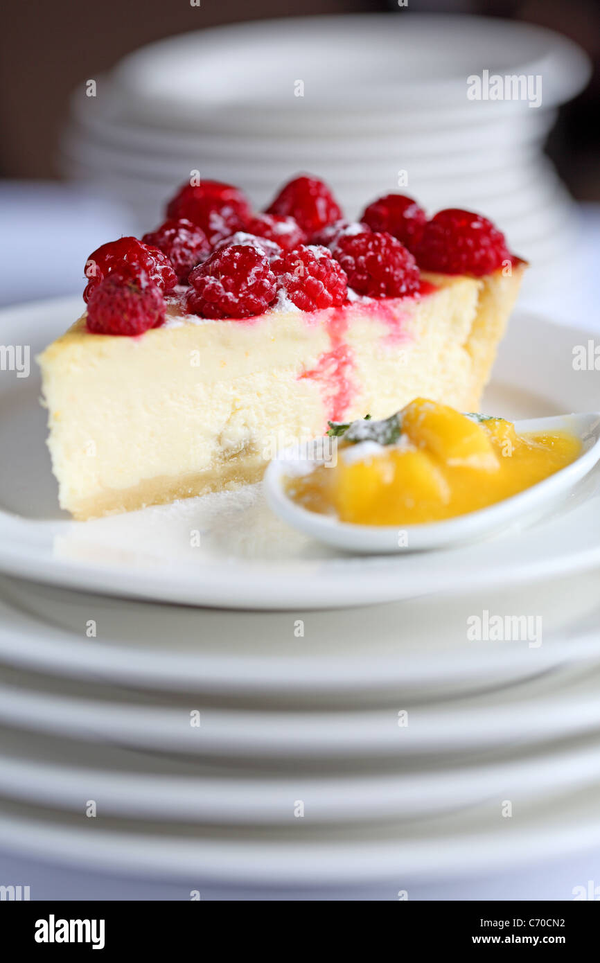 Raspberry torte hi-res stock photography and images - Alamy