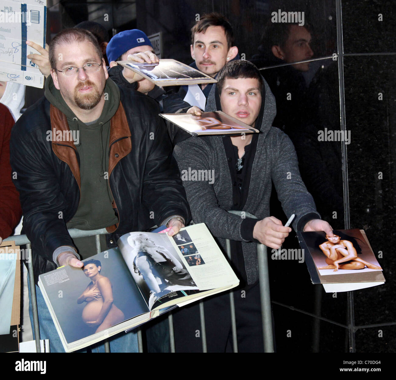 Fans awaiting the arrival of celebrities at Good Morning America New ...