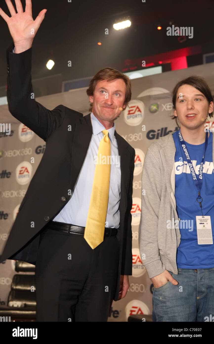 Wayne Gretzky the Gillette - EA SPORTS Champions of Gaming Global ...