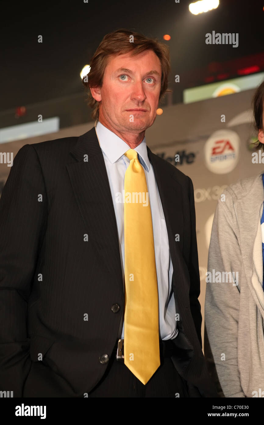 Wayne Gretzky the Gillette - EA SPORTS Champions of Gaming Global ...