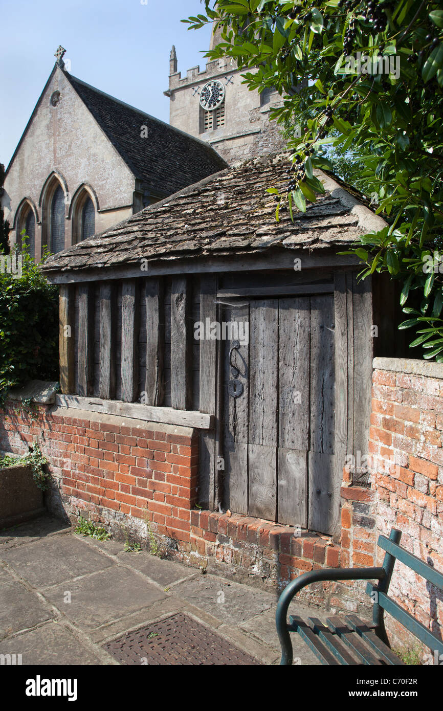 Bromham village hi-res stock photography and images - Alamy