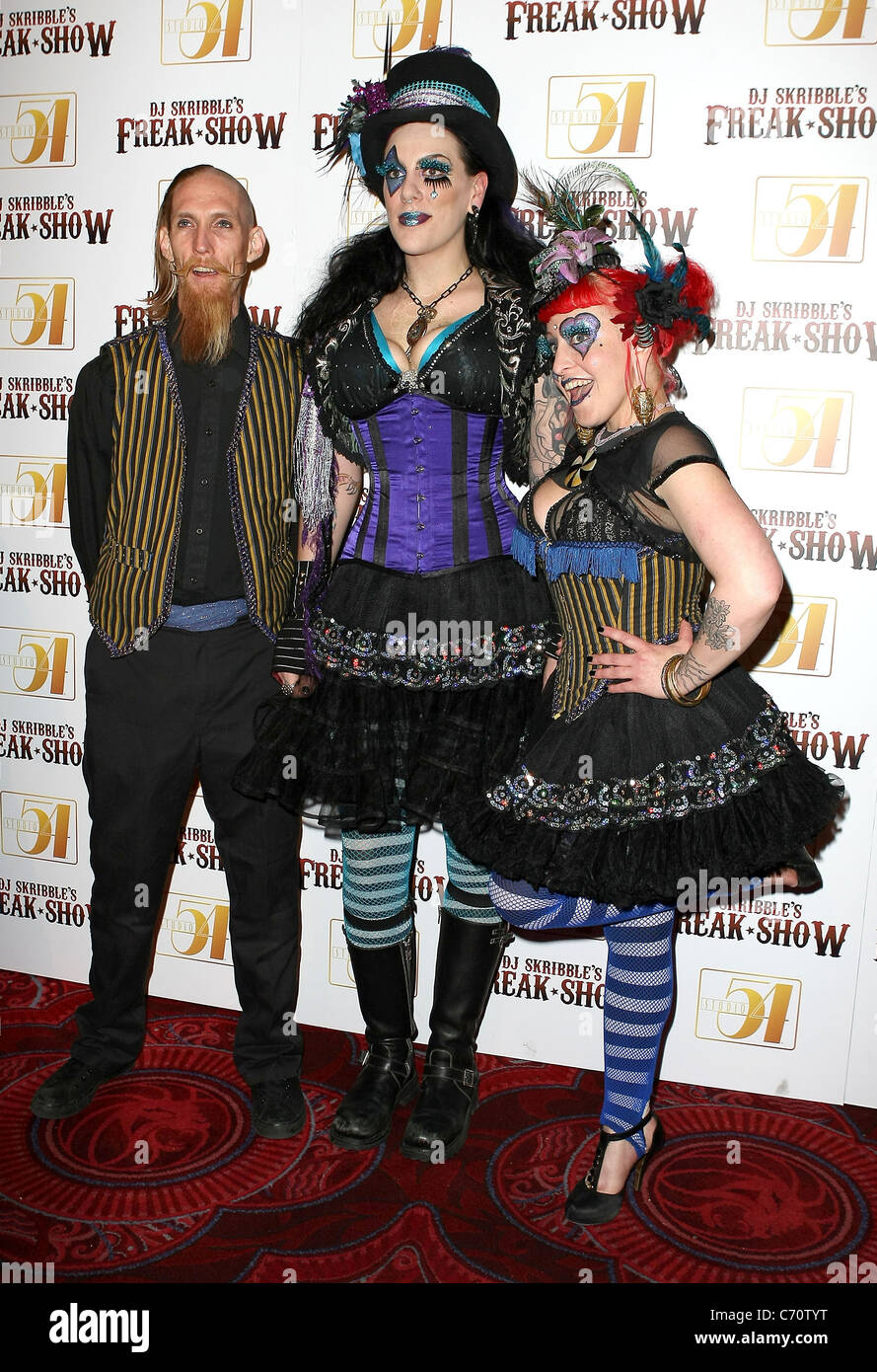 Freak Show Cast Rock legend Dave Navarro joins DJ Skribble at Studio 54 ...
