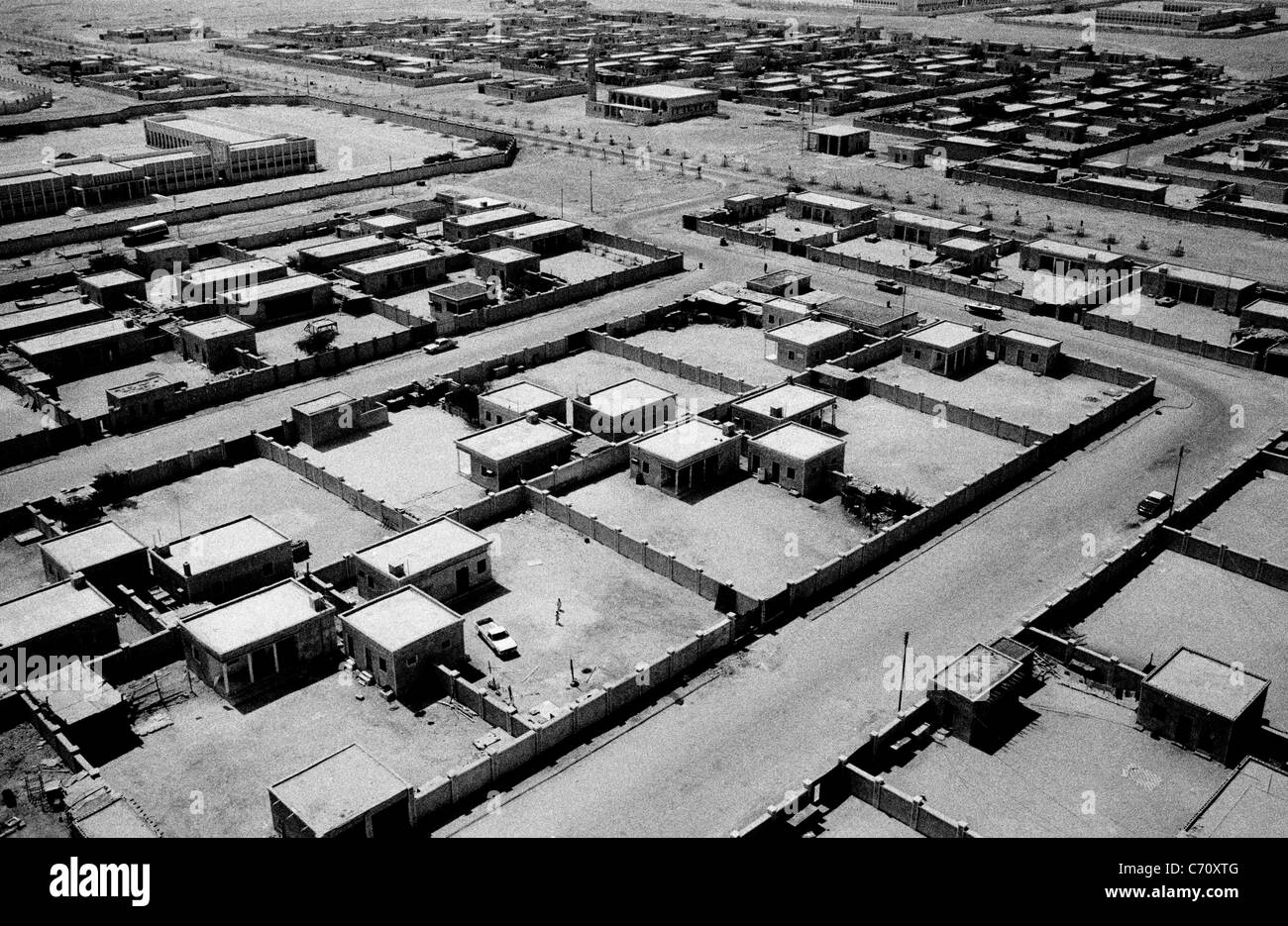 Dubai in 1970s hi-res stock photography and images - Alamy