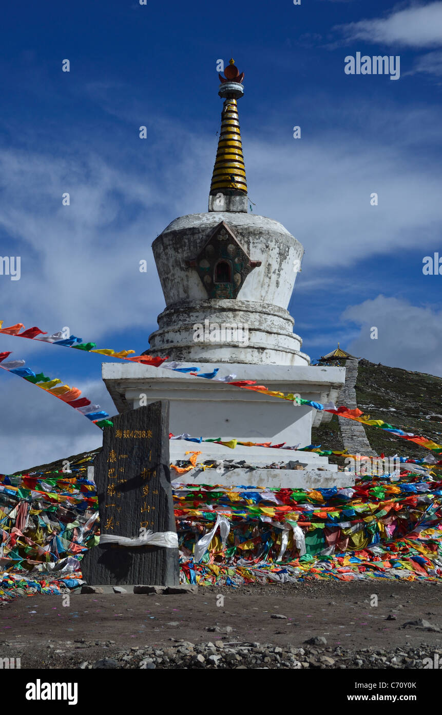 White stupa buddhist prayer flags hi-res stock photography and images ...