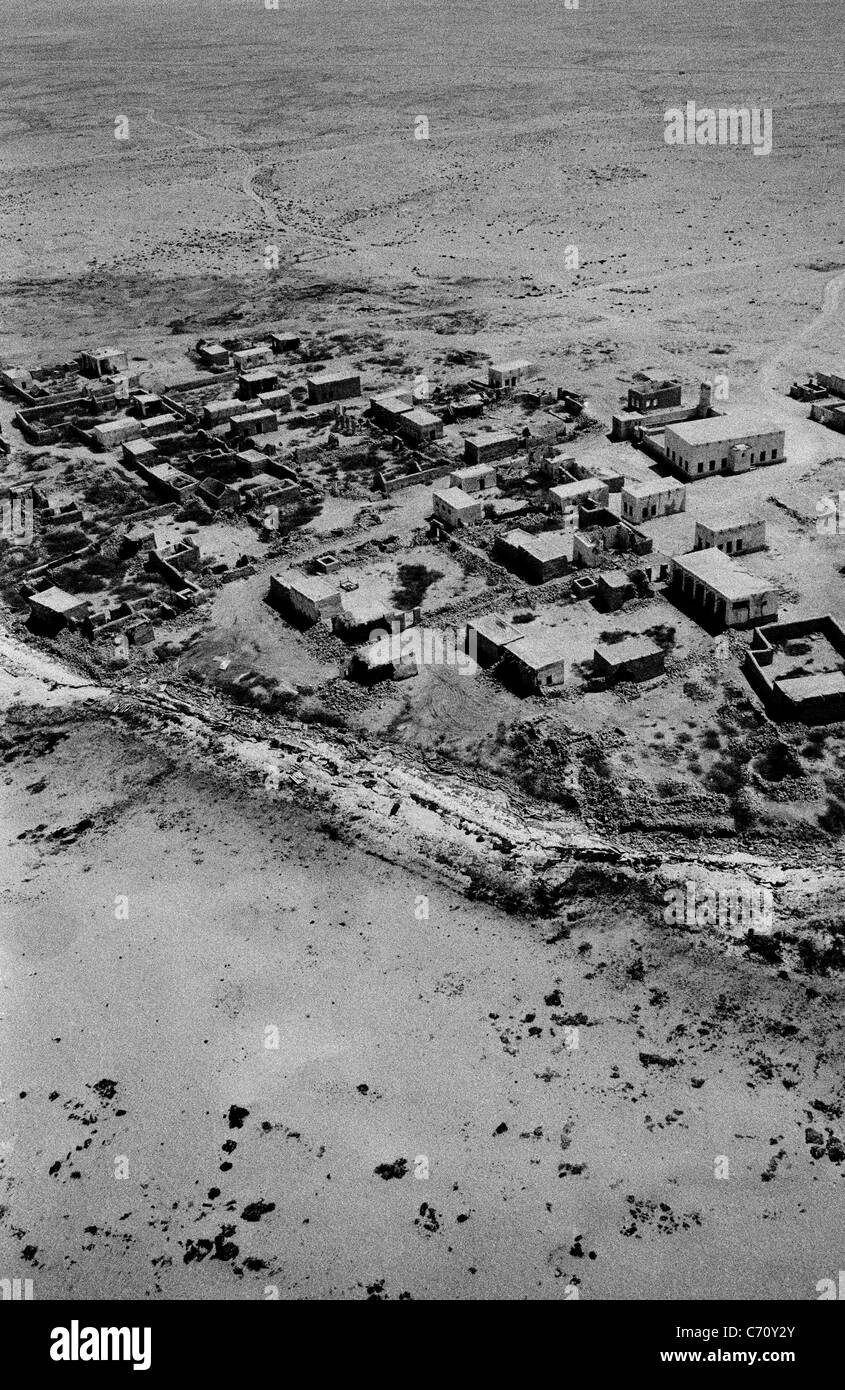 Dubai 1970s aerial Black and White Stock Photos & Images - Alamy