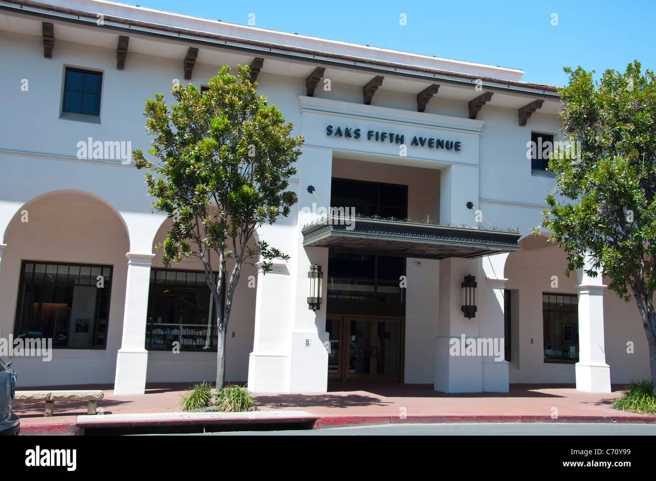 Saks fifth avenue store hi-res stock photography and images - Alamy