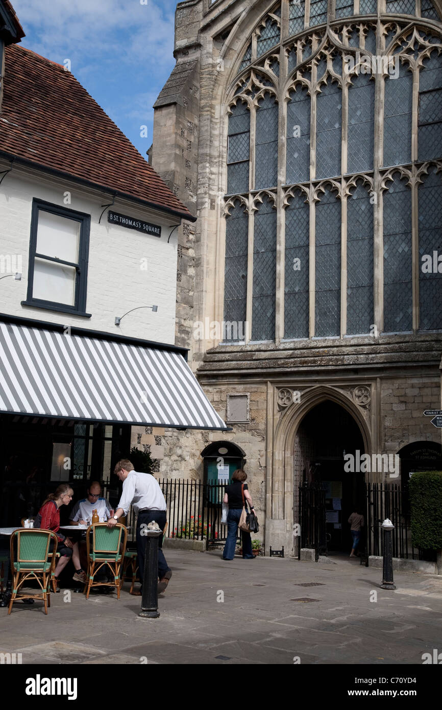 St thomas square hi-res stock photography and images - Alamy