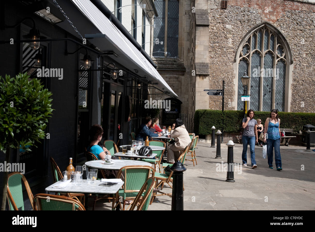 Salisbury square hi-res stock photography and images - Alamy