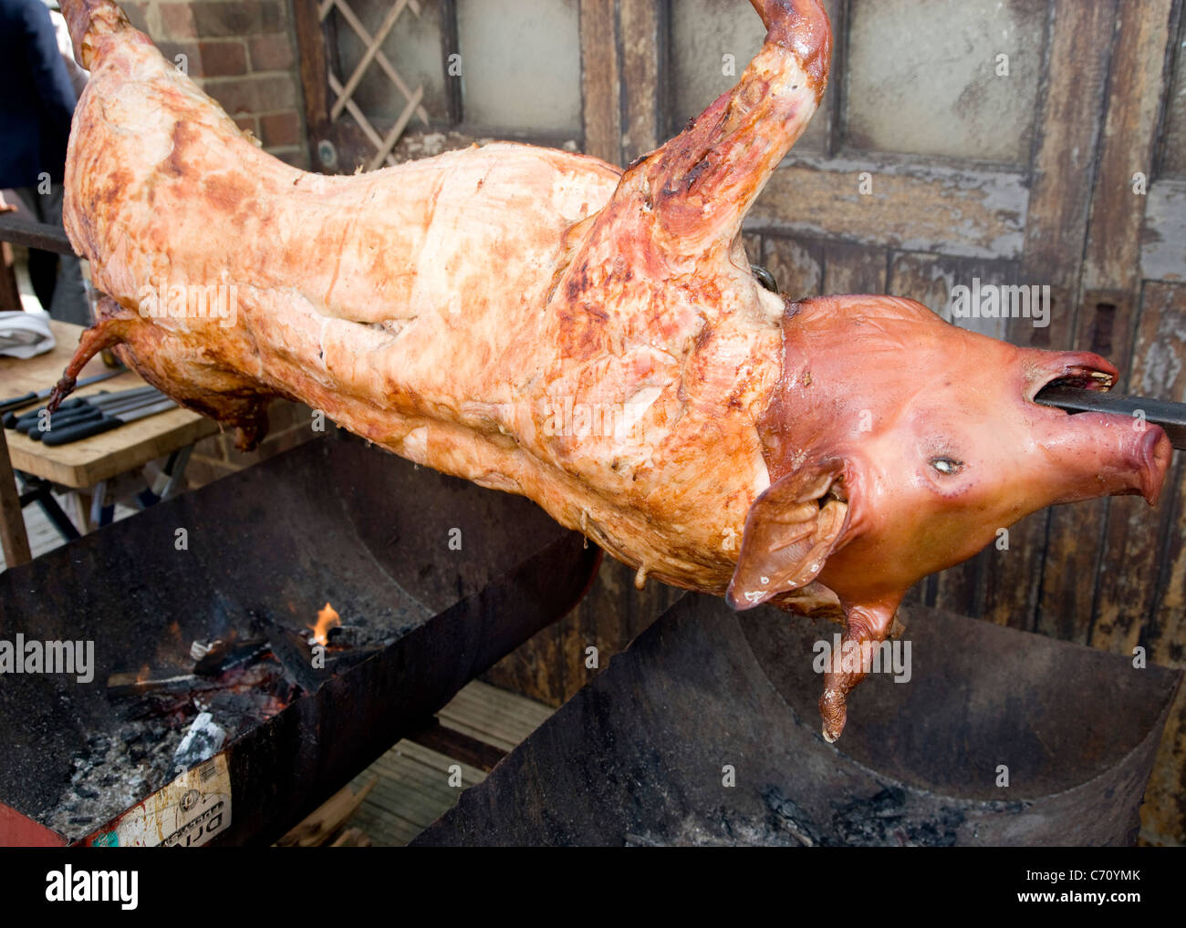 Pig roast hi-res stock photography and images - Alamy