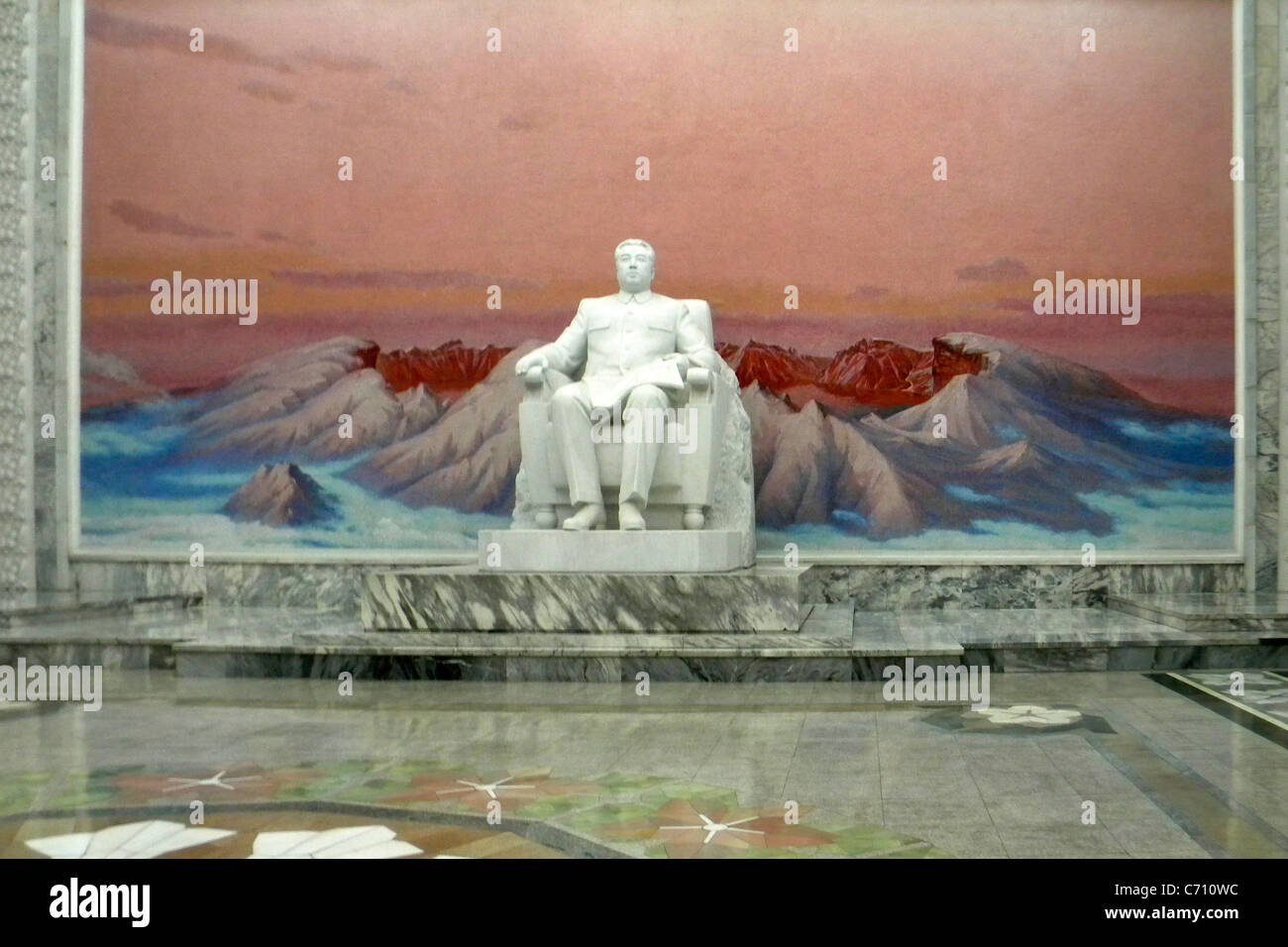 Statue of kim ii sung hi-res stock photography and images - Alamy