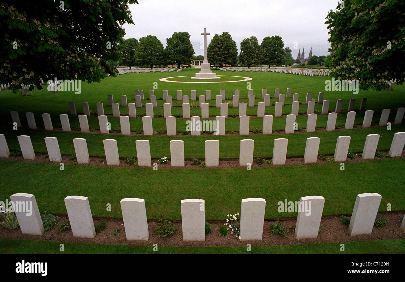 Bayeux cemetery Normandy France. WW1 and WW2 Cemeteries maintained by ...