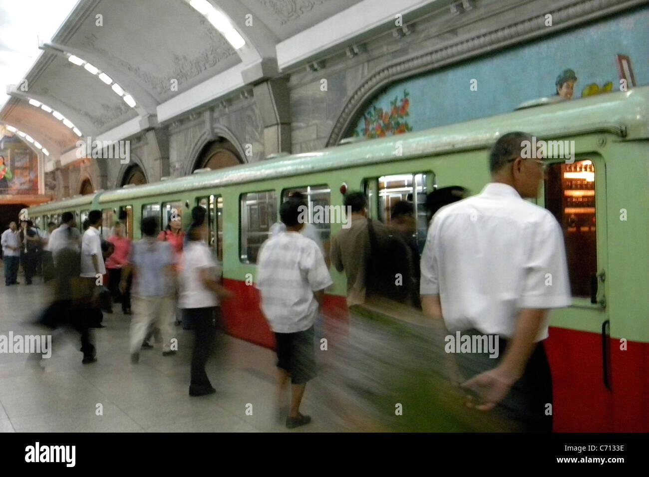 Pyongyang metro hi-res stock photography and images - Alamy