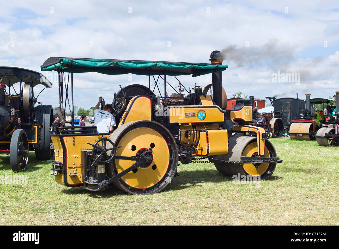 Armstrong whitworth steam roller hi-res stock photography and images ...