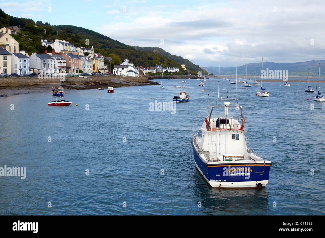 The sea-front t Aberdyfi at the mouth of the estuary of River Dyfi in ...