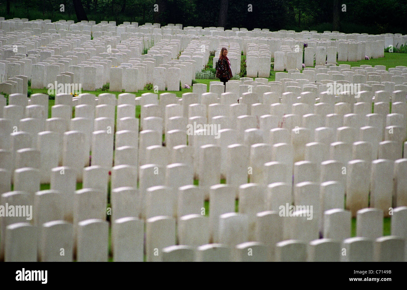 Etaples cemetery, Northern France. WW1 and WW2 Cemeteries maintained by ...