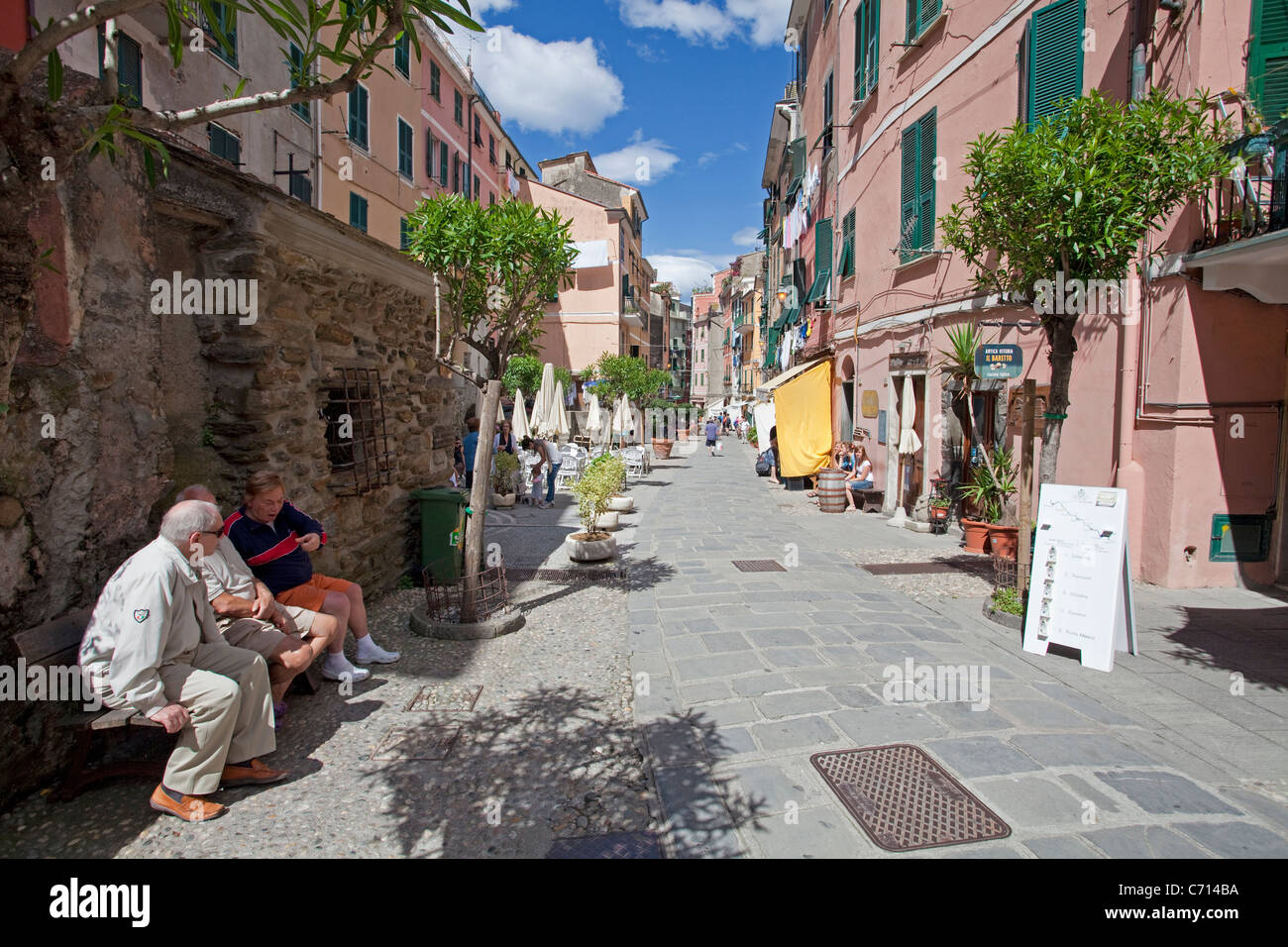 Street scene, fishing village Vernazza, National park Cinque Terre, Unesco World Heritage site ...