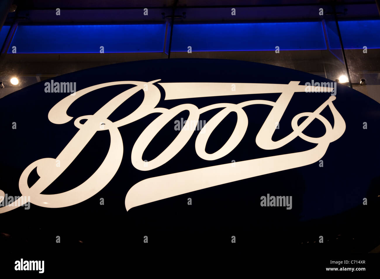 Boots chemist logo hi-res stock photography and images - Alamy