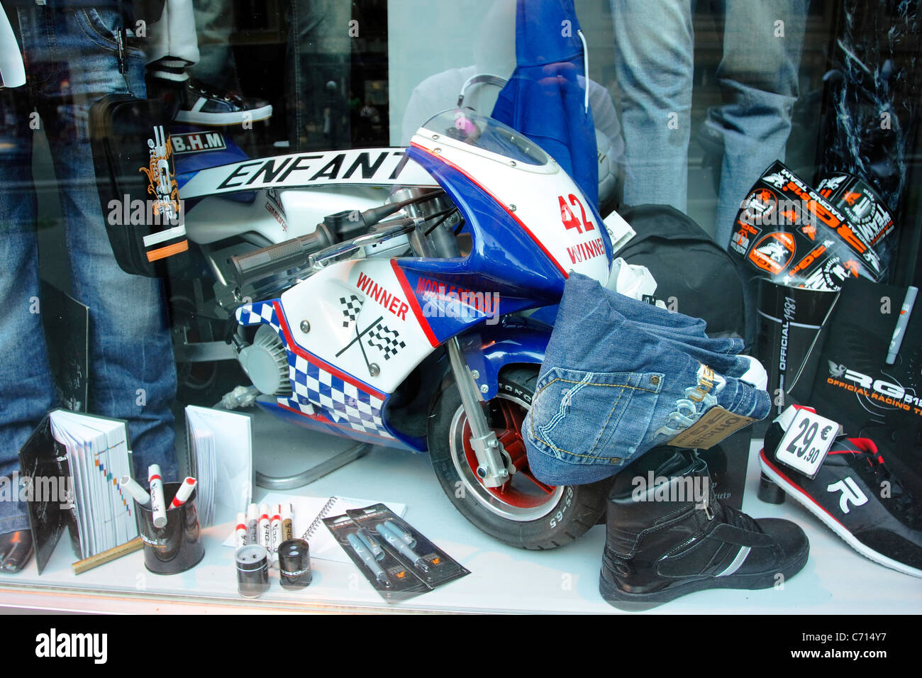 Paris motorcycle hi-res stock photography and images - Alamy