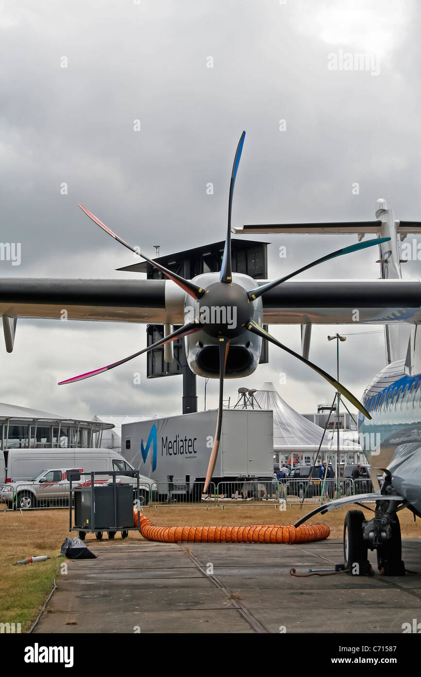Atr 72 aircraft hi-res stock photography and images - Alamy