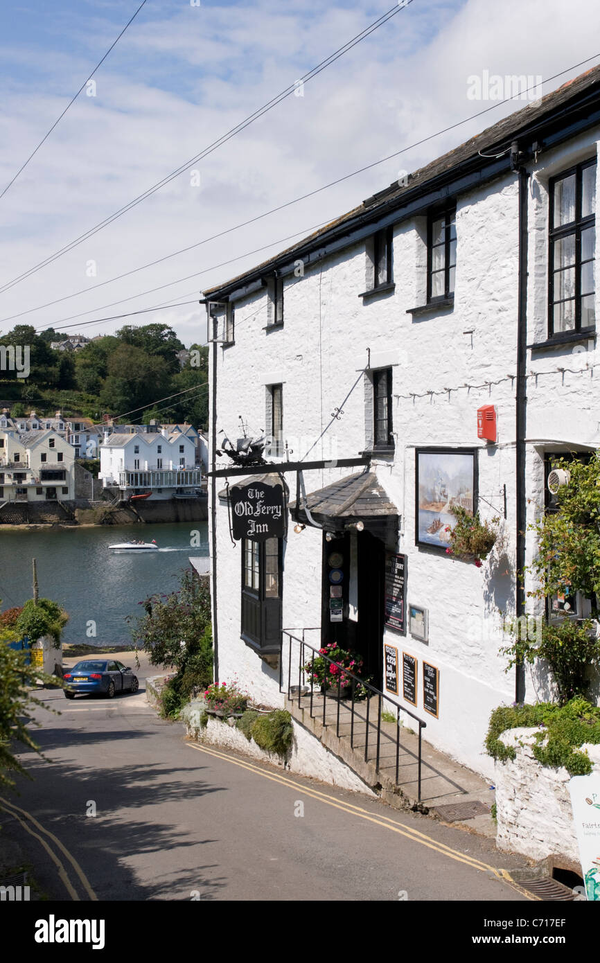 Bodinnick ferry hi-res stock photography and images - Alamy
