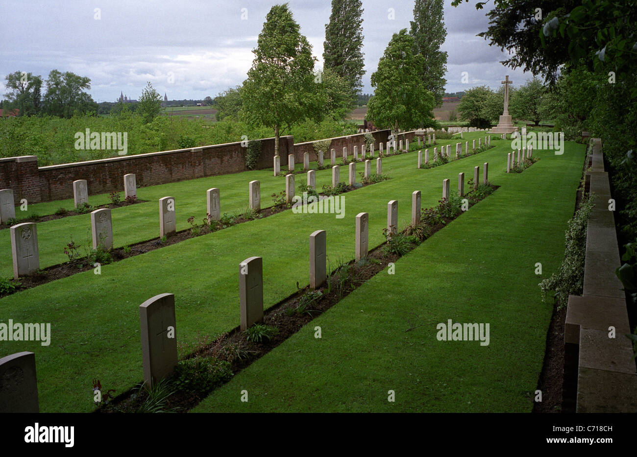Woods cemetery, Ieper, Ypres Belgium, WW1 and WW2 Cemeteries maintained ...