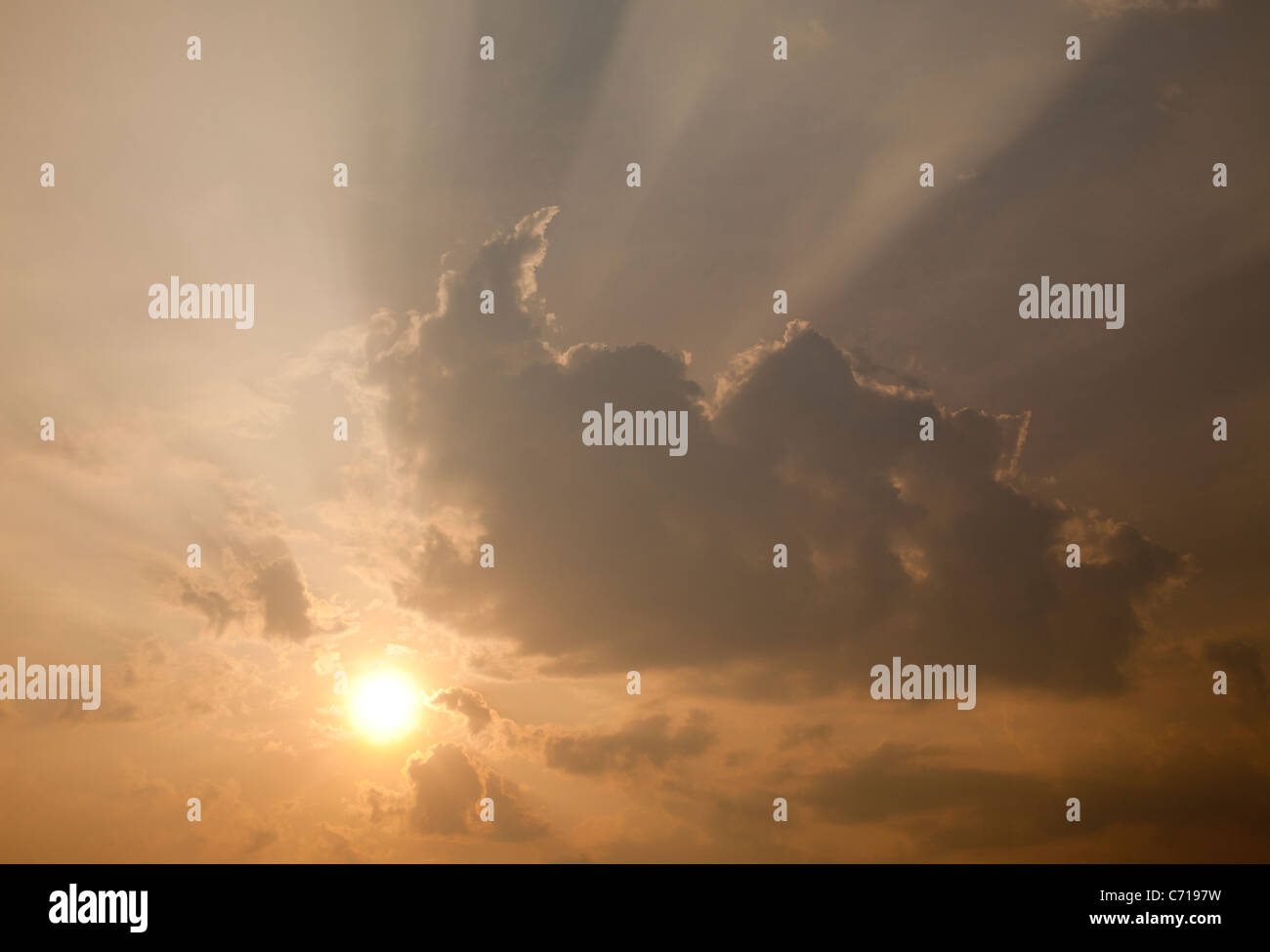 Godbeams light beams hi-res stock photography and images - Alamy